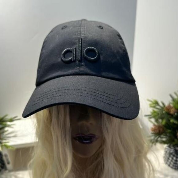ALO Yoga | Accessories | Alo Yoga Black On Black Ball Cap | Poshmark